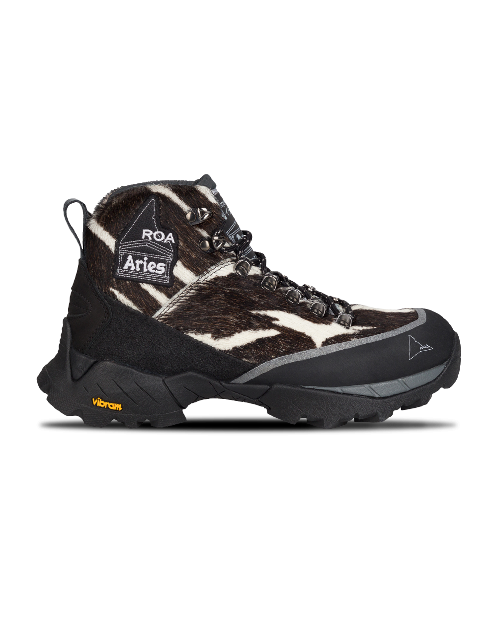 ARIES X ROA HIKING ANDREAS